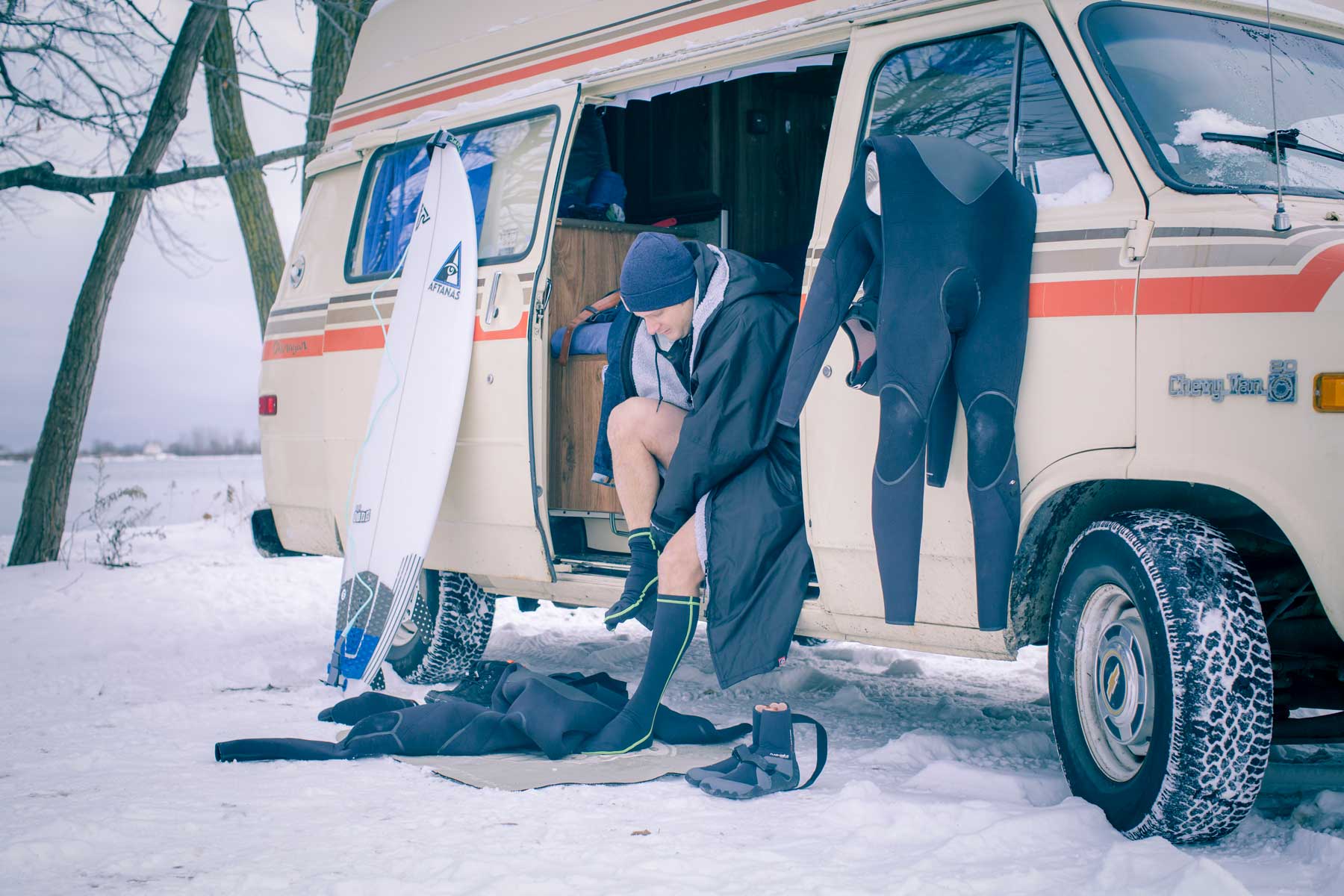 The Ultimate Cold Water Wetsuit Guide – Surf the Greats